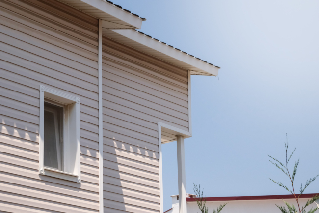 All About Siding Oxidation: What It Is and What to Do About It | Ocean Waves SoftWash
